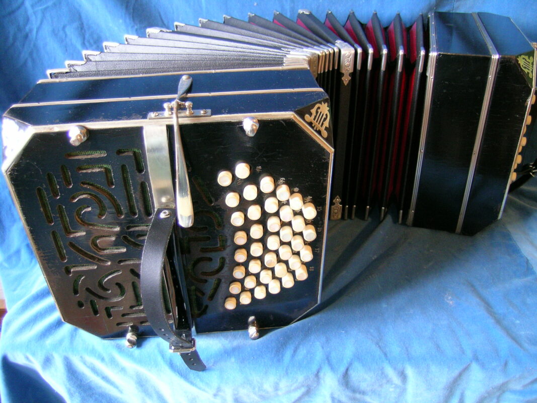 Bandoneonverkauf – AA Bandoneons